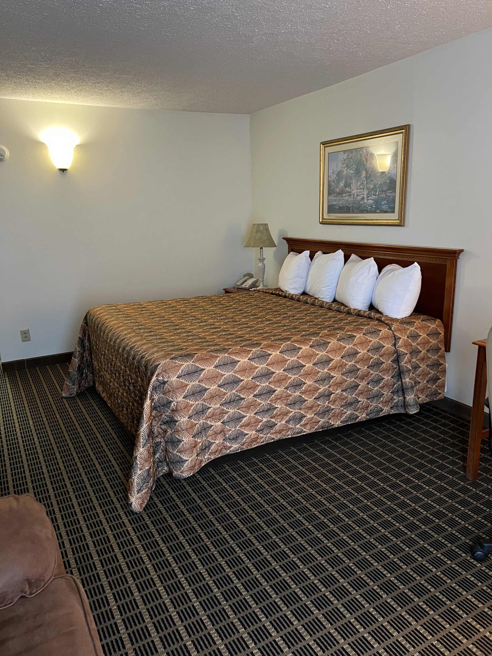 Standard Room – Southgate Hotel & Tiki Lounge